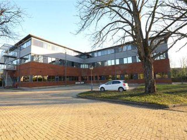 1 Bedrooms Flat for sale in Harvest Crescent, Fleet, Hampshire GU51