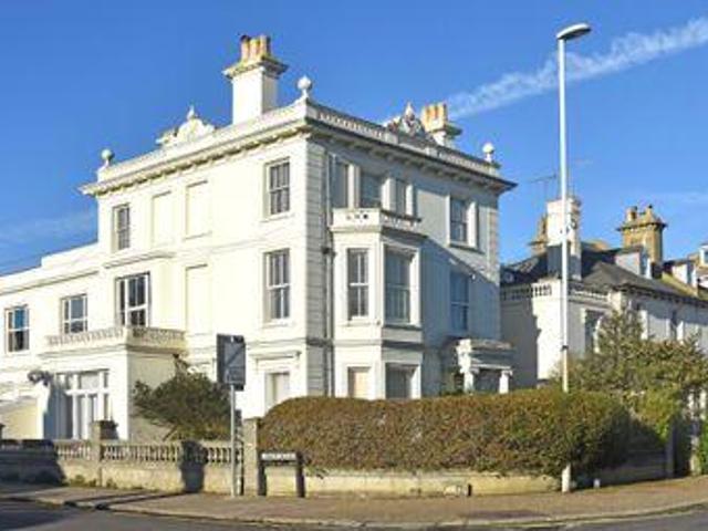 1 Bedrooms Flat for sale in Heene Road, Worthing BN11
