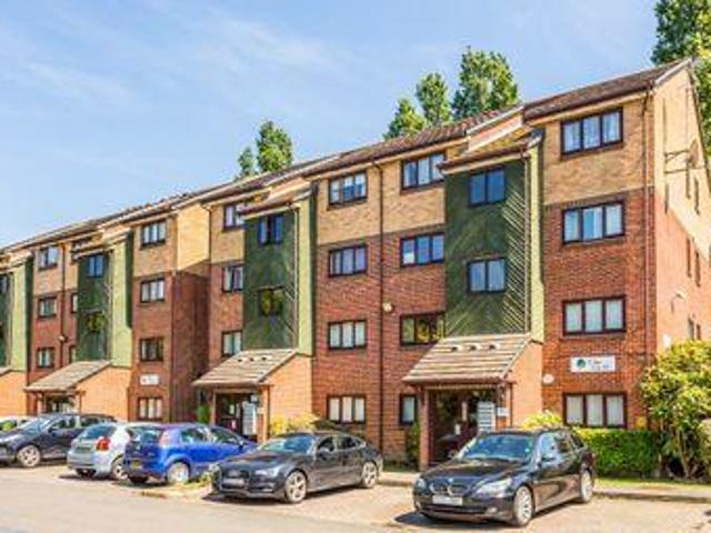 1 Bedrooms Flat for sale in Higham Station Avenue, London E4