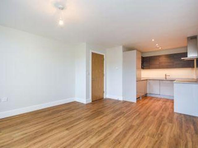 1 Bedrooms Flat for sale in Hunters Court, William Hunter Way, Brentwood CM14