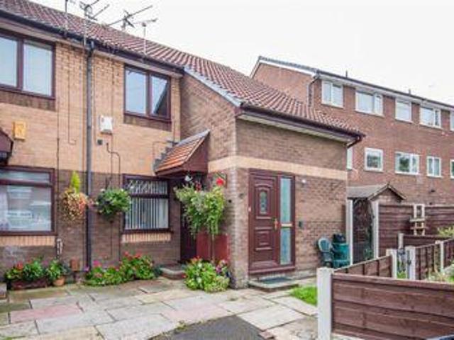 1 Bedrooms Flat for sale in Isobel Close, Eccles, Manchester M30