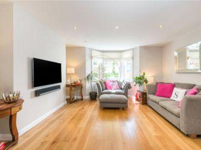 1 Bedrooms Flat for sale in Iverson Road, West Hampstead, London NW6