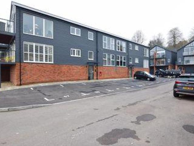 1 Bedrooms Flat for sale in Ordnance Yard, Lower Upnor, Rochester, Kent ME2