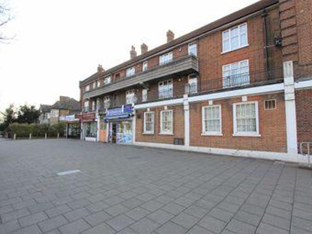 1 Bedrooms Flat for sale in Longbridge Road, Barking, Essex IG11