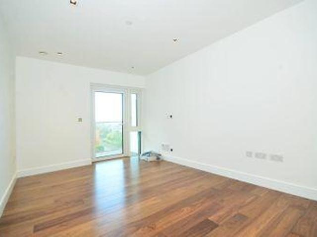1 Bedrooms Flat for sale in Longfield Avenue, Ealing W5