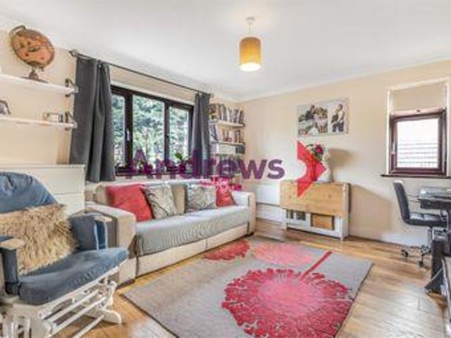 1 Bedrooms Flat for sale in Longthornton Road, London SW16