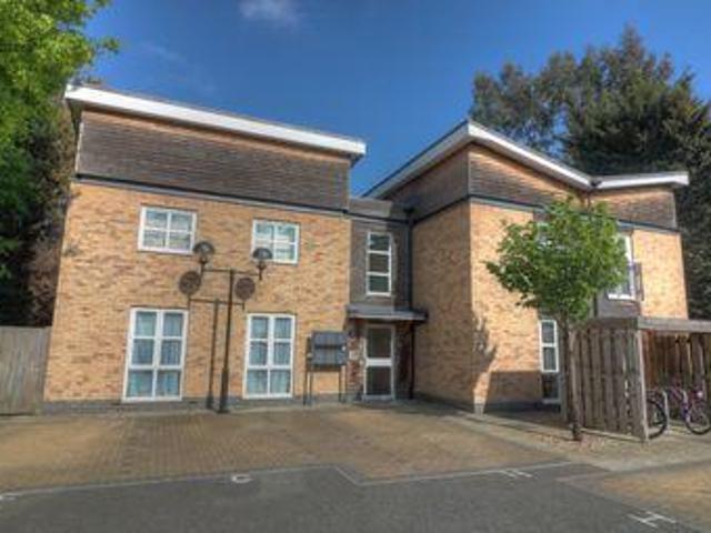 1 Bedrooms Flat for sale in Lornes Close, Southend On Sea SS2