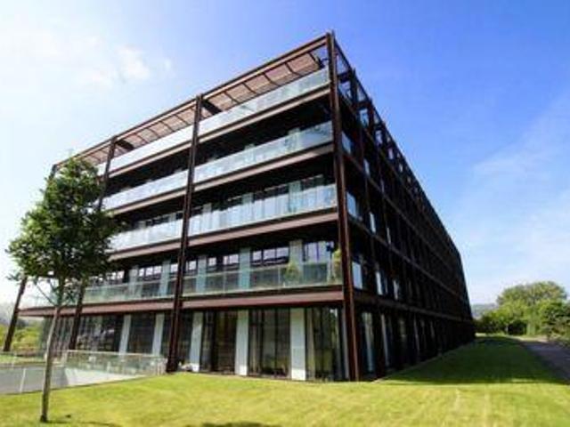 1 Bedrooms Flat for sale in Lake Shore, Lake Shore Drive, Imperial Park, Bristol BS13