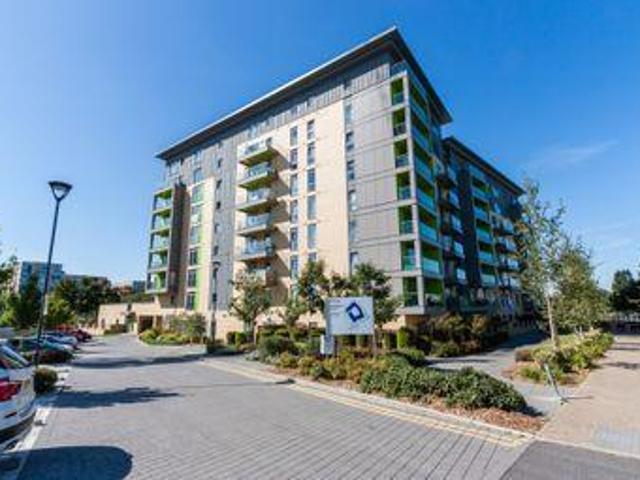 1 Bedrooms Flat for sale in Lakeside Drive, Park Royal, London NW10