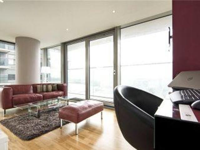 1 Bedrooms Flat for sale in Landmark East Tower, 24 Marsh Wall, London E14
