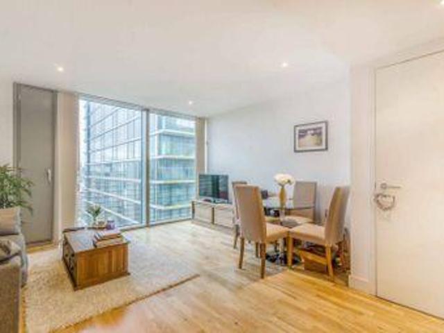 1 Bedrooms Flat for sale in Landmark East Tower, Canary Wharf E14