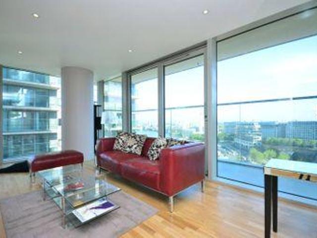 1 Bedrooms Flat for sale in Landmark East Tower, Canary Wharf, London E14