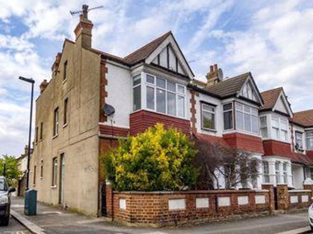 1 Bedrooms Flat for sale in Leighton Road, London W13