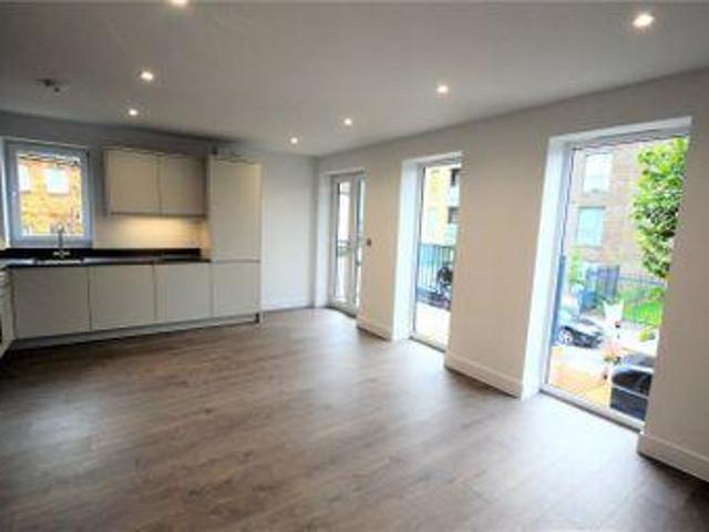 1 Bedrooms Flat for sale in Lennard Road, Croydon CR0