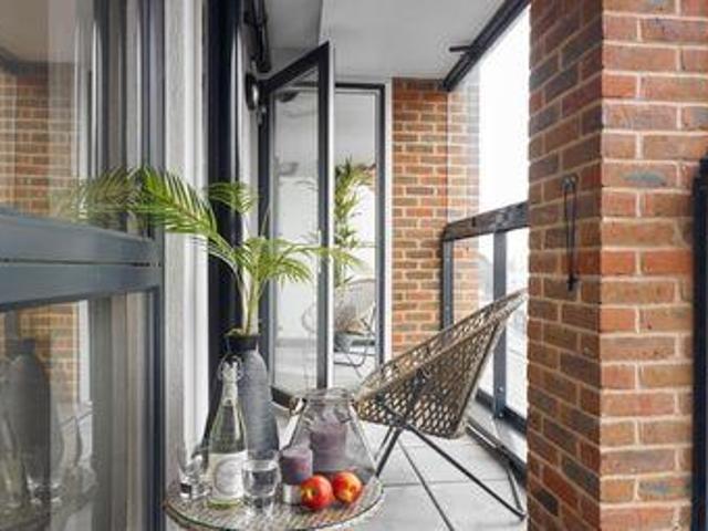 1 Bedrooms Flat for sale in Liberty Square, London N20