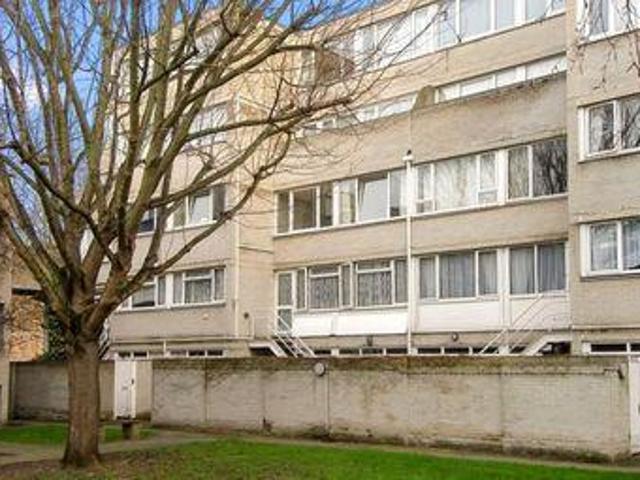 1 Bedrooms Flat for sale in Mountbatten Square, Windsor, Berkshire SL4