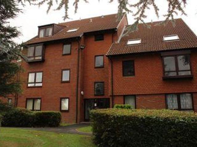 1 Bedrooms Flat for sale in Moncrieffe Close, Dudley DY2