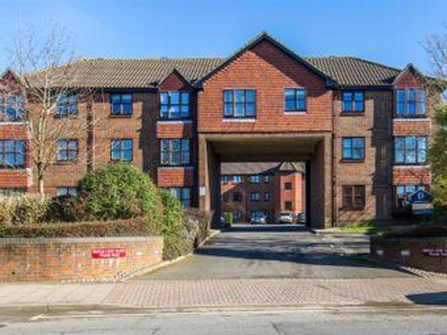 1 Bedrooms Flat for sale in Maple Leaf Close, Biggin Hill, Westerham TN16