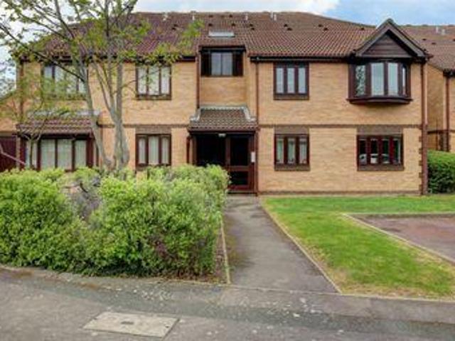 1 Bedrooms Flat for sale in Marwell Close, Romford, Greater London RM1