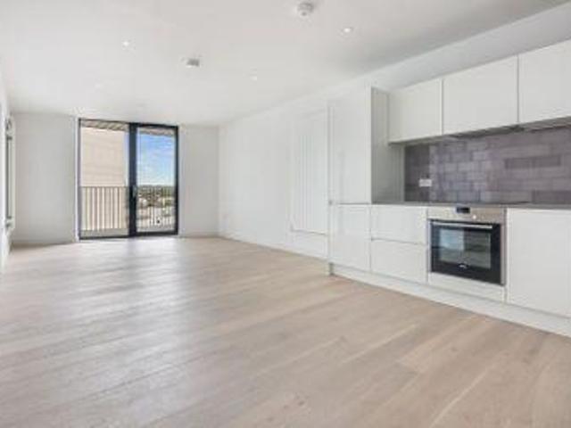 1 Bedrooms Flat for sale in Mercier Court, Royal Wharf, London E16