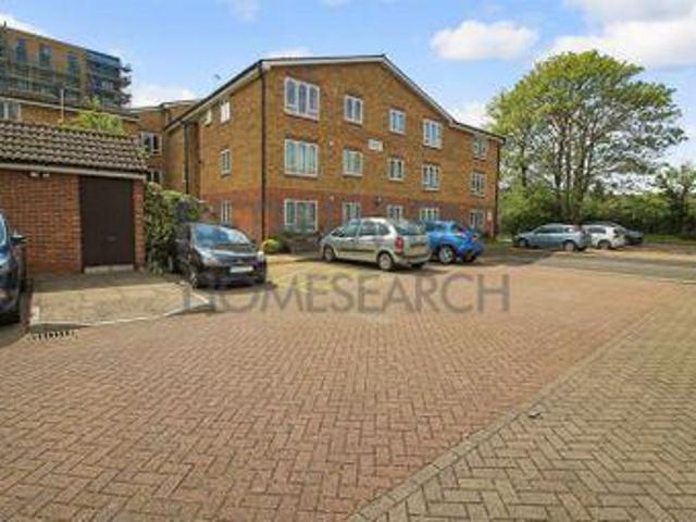 1 Bedrooms Flat for sale in Merritt House, Romford RM1