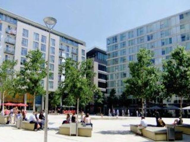 1 Bedrooms Flat for sale in Milton Keynes Apartments, Avebury Boulevard, Milton Keynes MK9