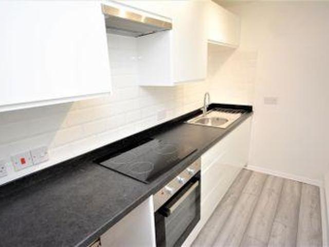 1 Bedrooms Flat for sale in Myrna Close, Colliers Wood, London SW19