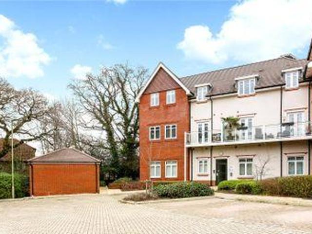 1 Bedrooms Flat for sale in North Wing, Bramall Place, Jubilee Drive, Fleet GU52