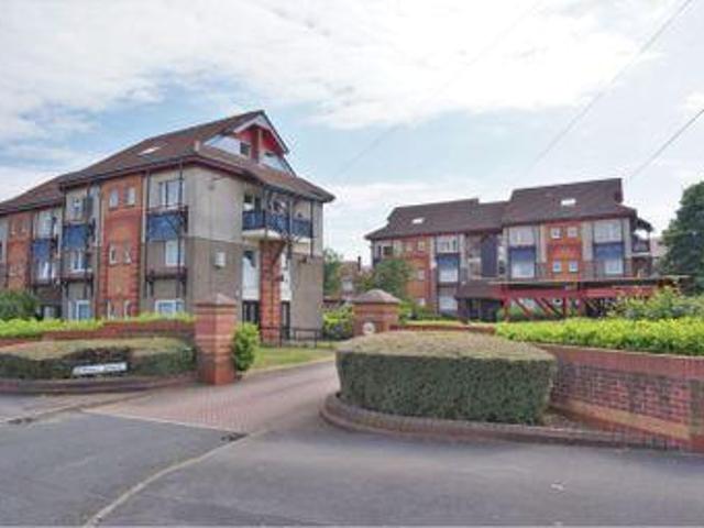 1 Bedrooms Flat for sale in Newhall Green, Leeds LS10