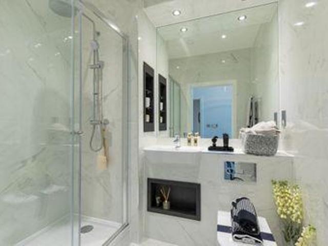 1 Bedrooms Flat for sale in Newham Way, London E6
