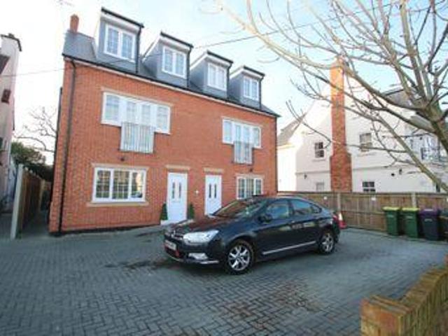 1 Bedrooms Flat for sale in Southend Road, Hockley SS5