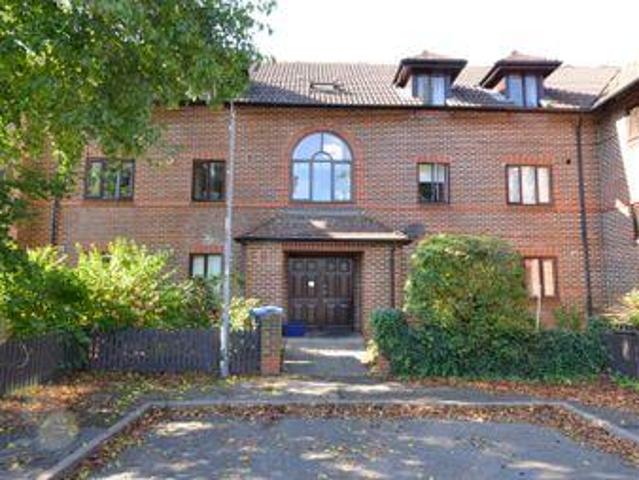 1 Bedrooms Flat for sale in Sopwith Close, Kingston Upon Thames KT2
