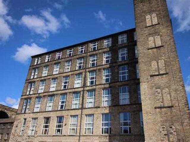 1 Bedrooms Flat for sale in Savile Court, Milnbridge, Huddersfield HD3