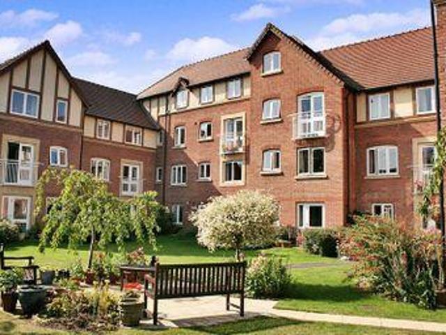 1 Bedrooms Flat for sale in Santler Court, Malvern WR14