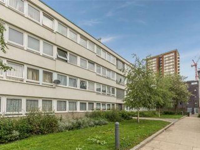 1 Bedrooms Flat for sale in Six Acres Estate, London N4