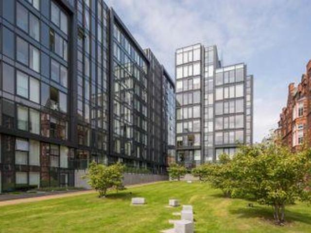 1 Bedrooms Flat for sale in Simpson Loan, Edinburgh EH3