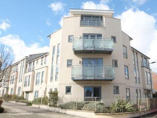1 Bedrooms Flat for sale in Springhead Parkway, Northfleet, Gravesend DA11
