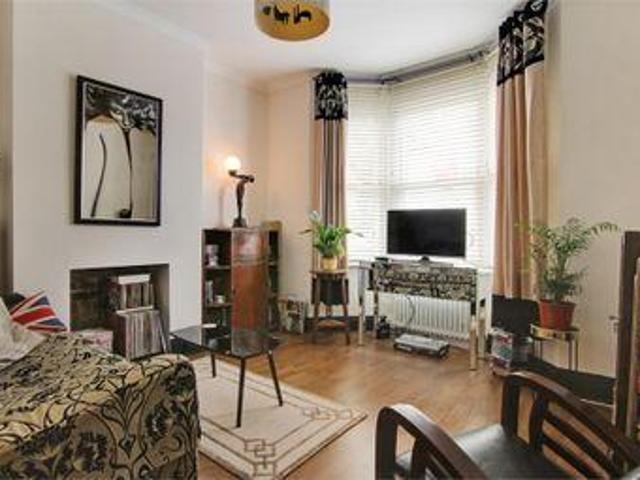 1 Bedrooms Flat for sale in Spruce Hills Road, Walthamstow, London E17