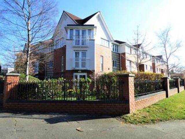 1 Bedrooms Flat for sale in St Edmunds Court, Leeds, West Yorkshire LS8