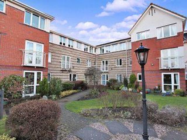 1 Bedrooms Flat for sale in St Edmunds Court, Leeds LS8