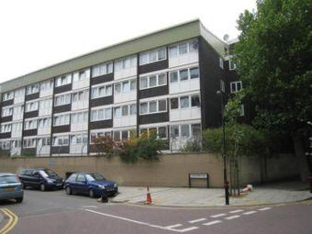 1 Bedrooms Flat for sale in St. Helena Road, London SE16