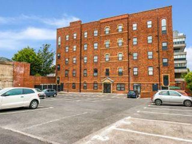 1 Bedrooms Flat for sale in St. Thomas´s Road, Chorley PR7