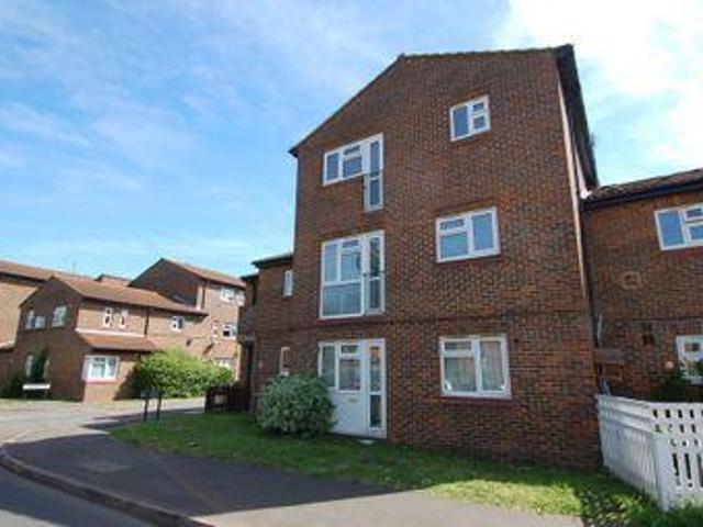 1 Bedrooms Flat for sale in Stanborough Close, Hampton TW12