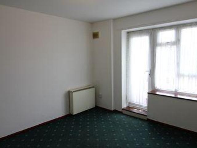 1 Bedrooms Flat for sale in Stansgate Road, Dagenham RM10