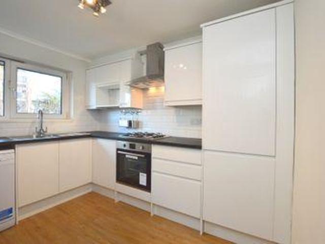 1 Bedrooms Flat for sale in Stapleford Close, London SW19