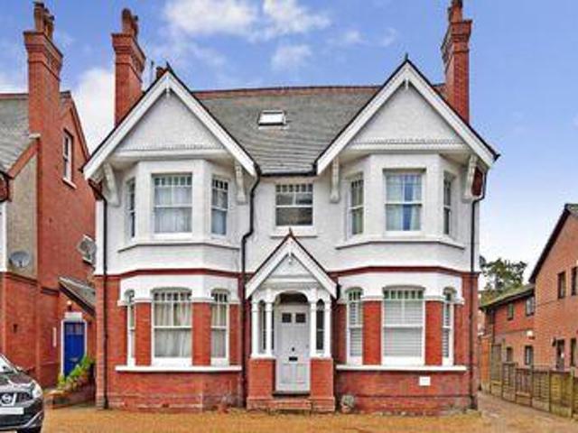 1 Bedrooms Flat for sale in Station Road, Redhill, Surrey RH1