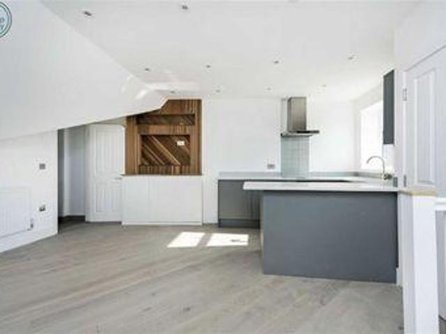 1 Bedrooms Flat for sale in Stephendale Road, Fulham, London SW6