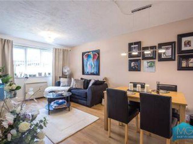 1 Bedrooms Flat for sale in Stevenson Close, Barnet, Hertfordshire EN5