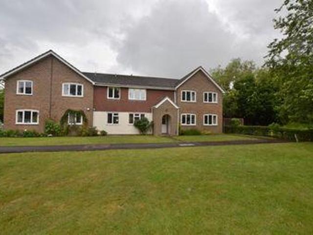 1 Bedrooms Flat for sale in Swan Way, Church Crookham, Fleet GU51