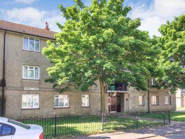 1 Bedrooms Flat for sale in Padnall Court, Romford RM6